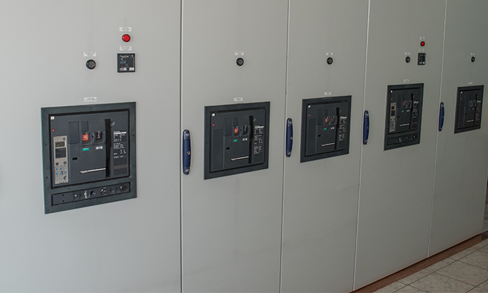 Power Factor Solutions with Capacitors for Efficiency | Yuhchang Electric